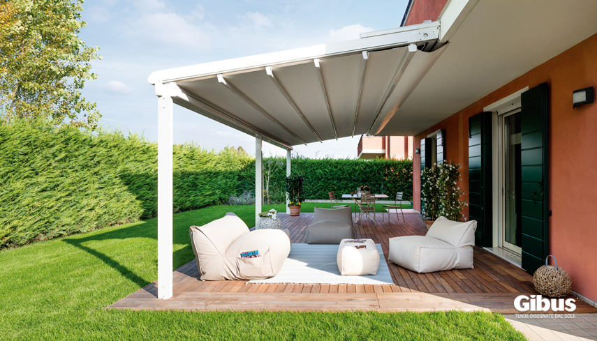Markiisit asennettuna terassin kattamiseen!